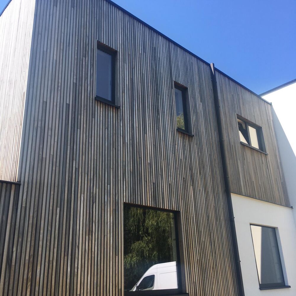 Witte crépi in combinatie met houten… | Outdoor Wood Concepts