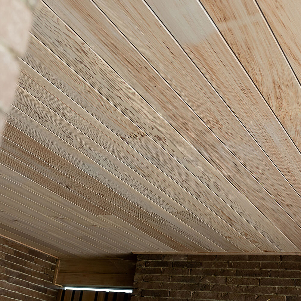 Opvallende woning met Woodface® garagepoort | Outdoor Wood Concepts